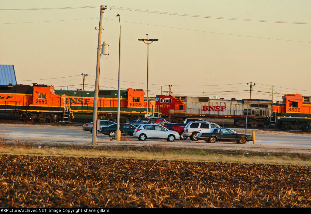 BNSF 8635 and other's want there picture taken.